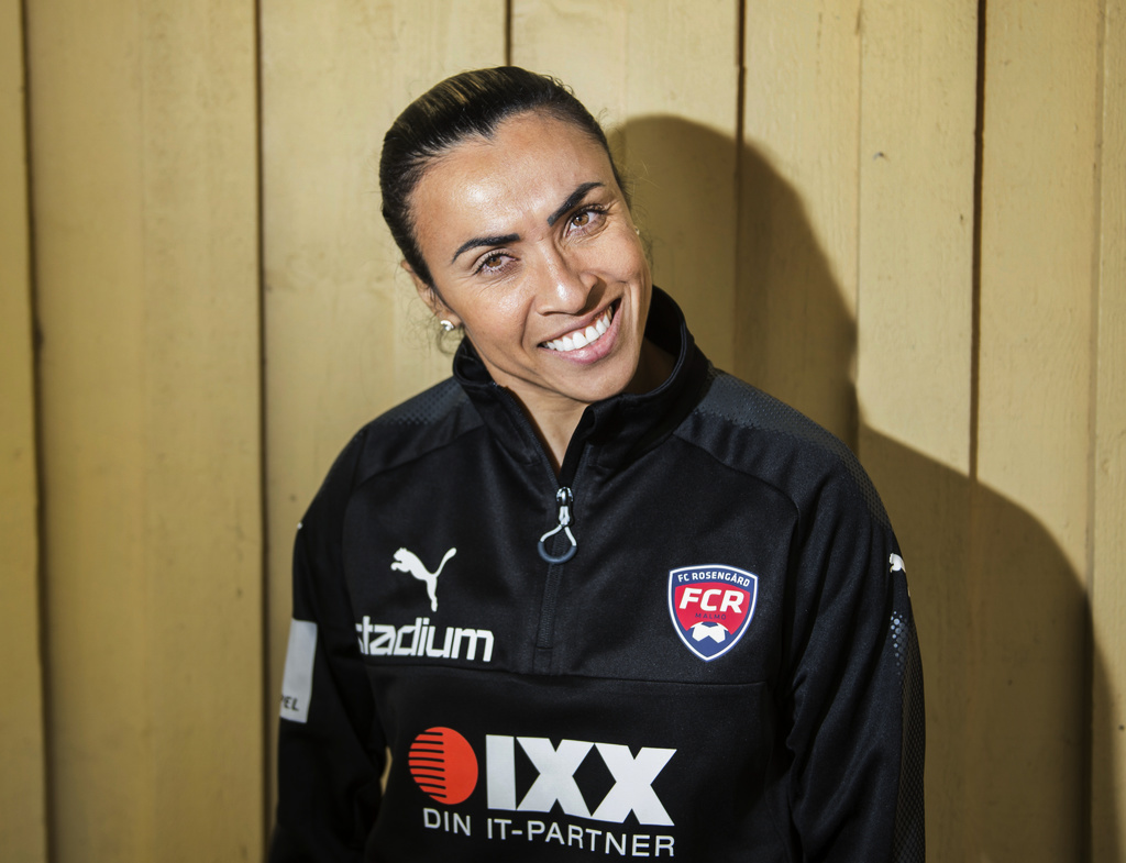 Månadslång turnering för Marta i USA
