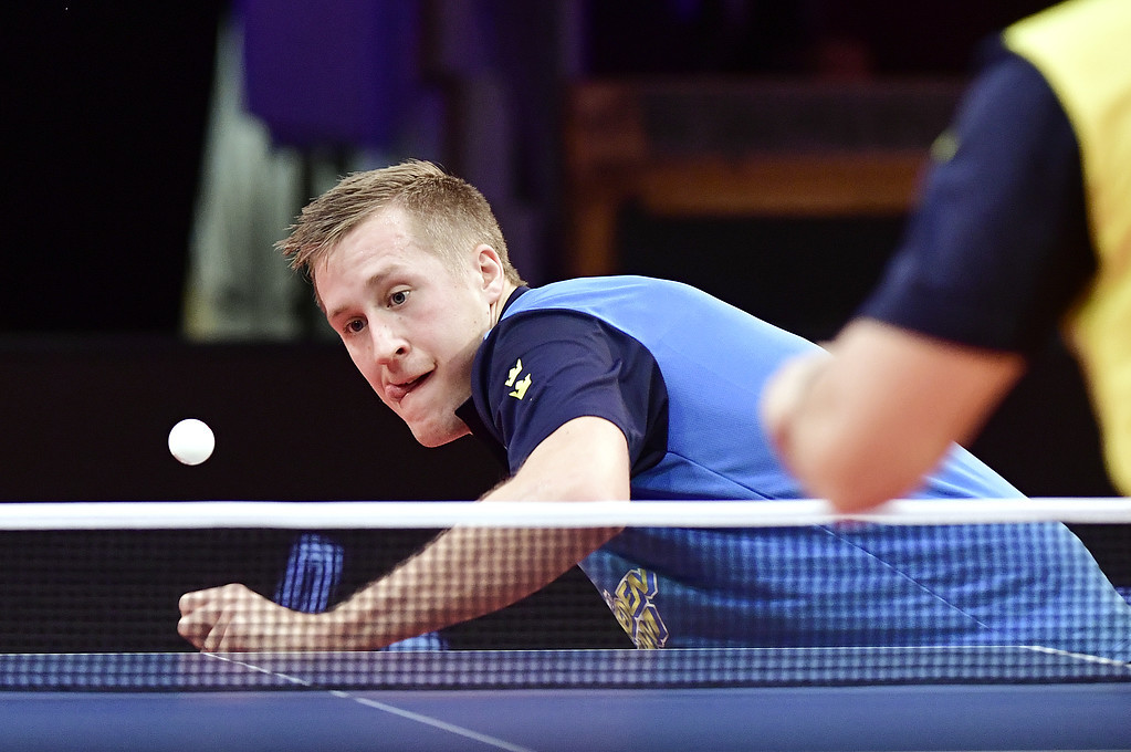 Platt fall för Falck och Ekholm