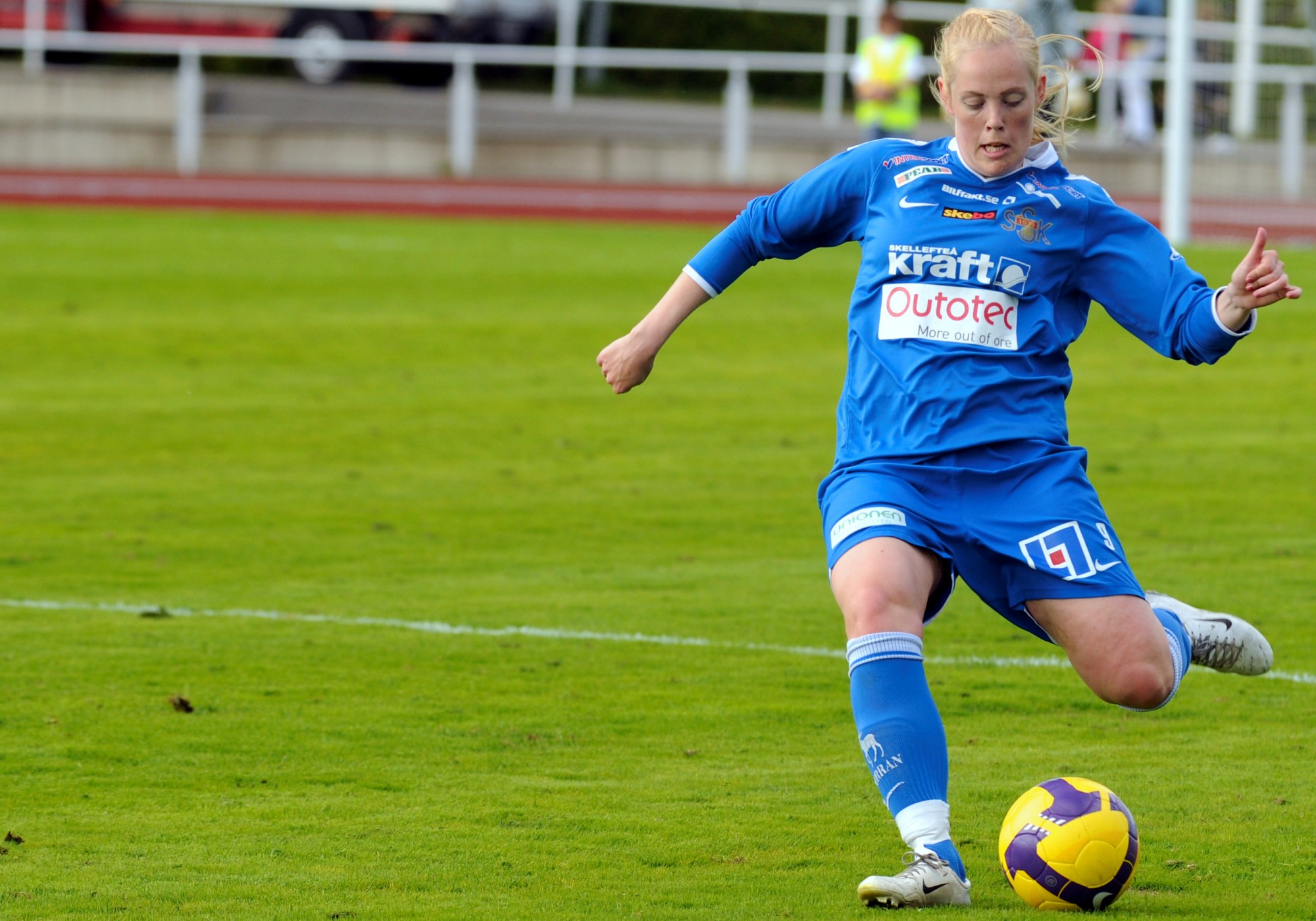 Sundhage hyllar Holmberg