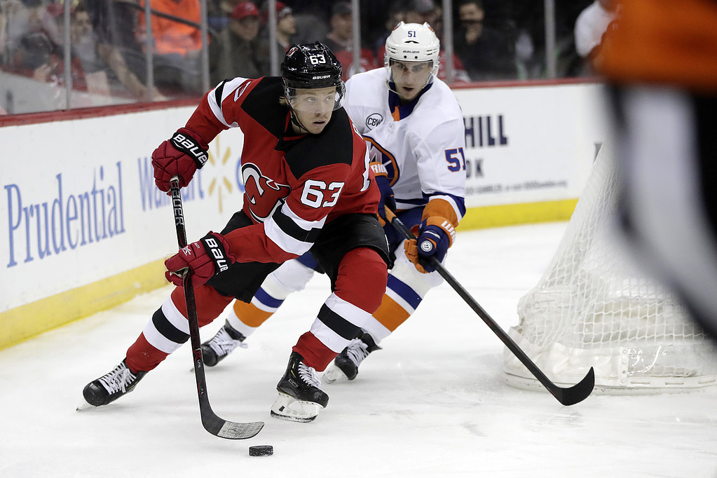 Bratt debuterar mot Finland