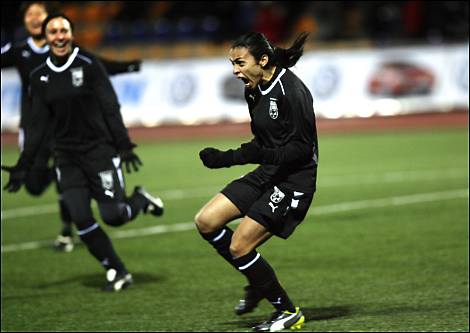 Marta bröt Anjas svit