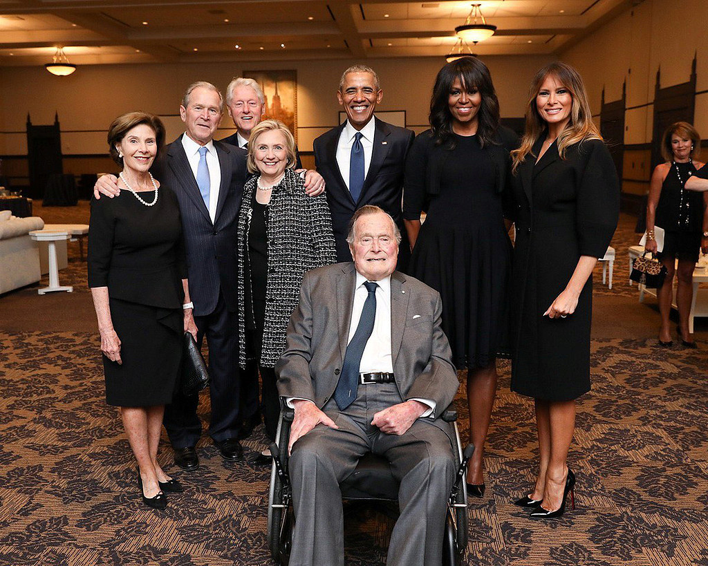 Unik bild vid begravningen av Barbara Bush