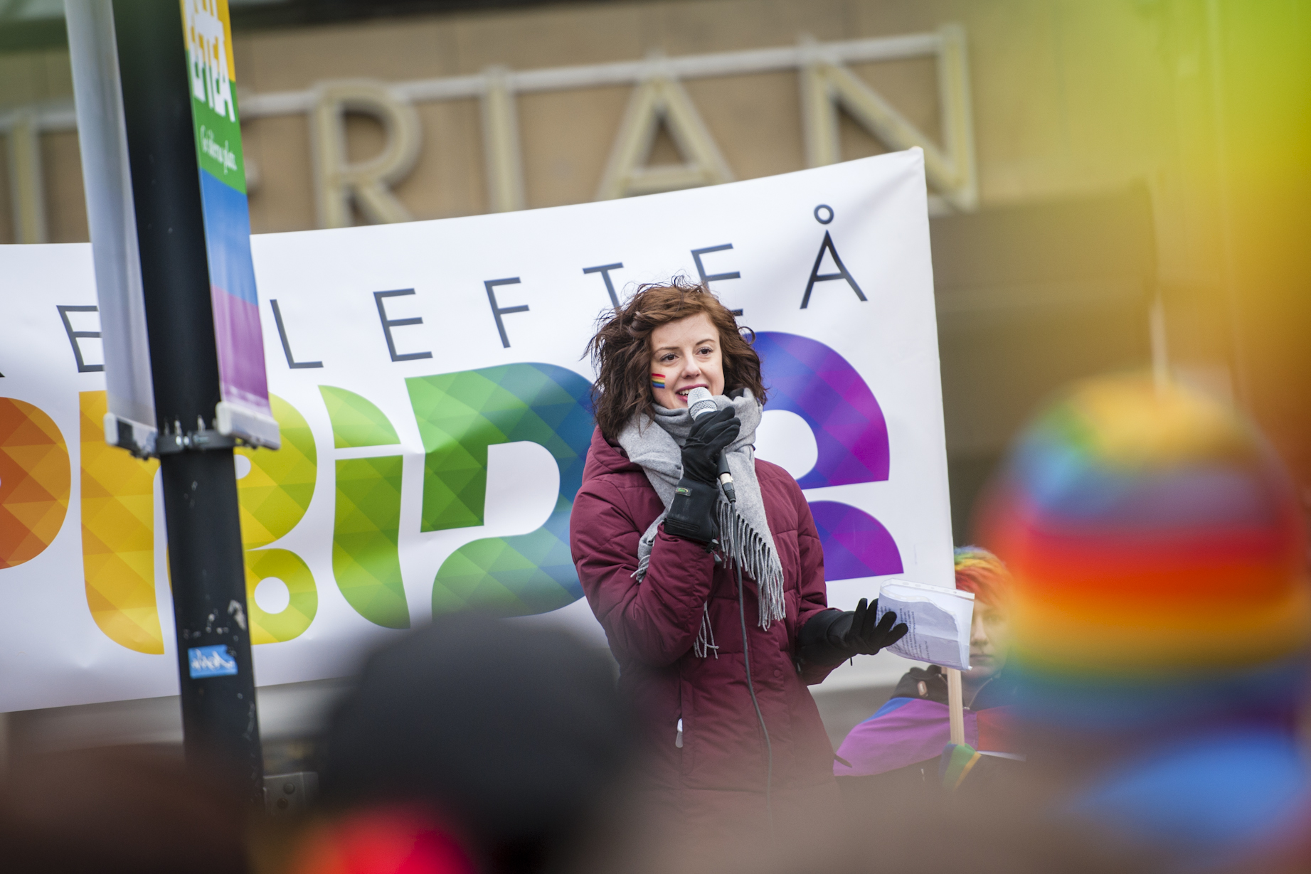 Bildspel: Pridetåg lyste upp stan