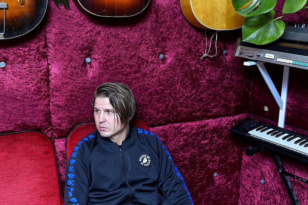 Krunegård gör låt med Miriam Bryant