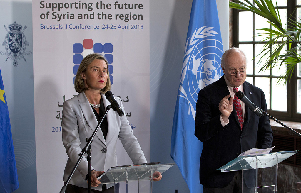EU och FN samlar och skramlar för Syrien