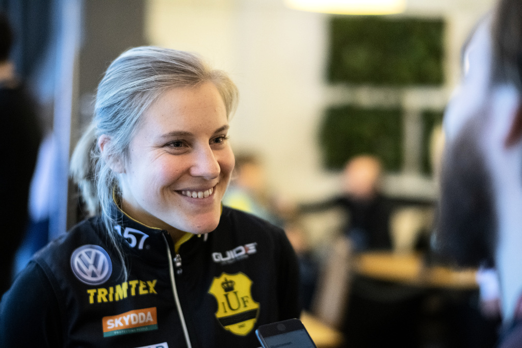 Falk tillbaka på skidor: "Förvånansvärt bra"