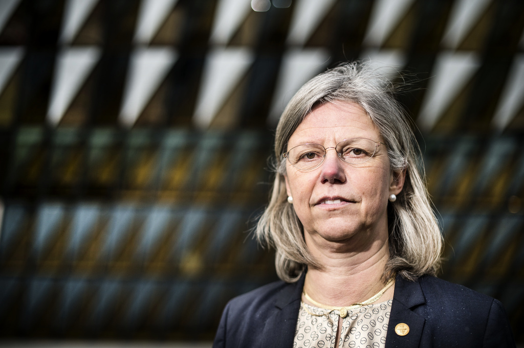 KI:s förra prorektor överklagar fuskbeslut