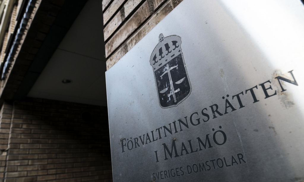 Blottade sig två gånger i domstolen