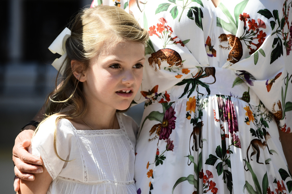 Prinsessan Estelle bröt benet i Alperna