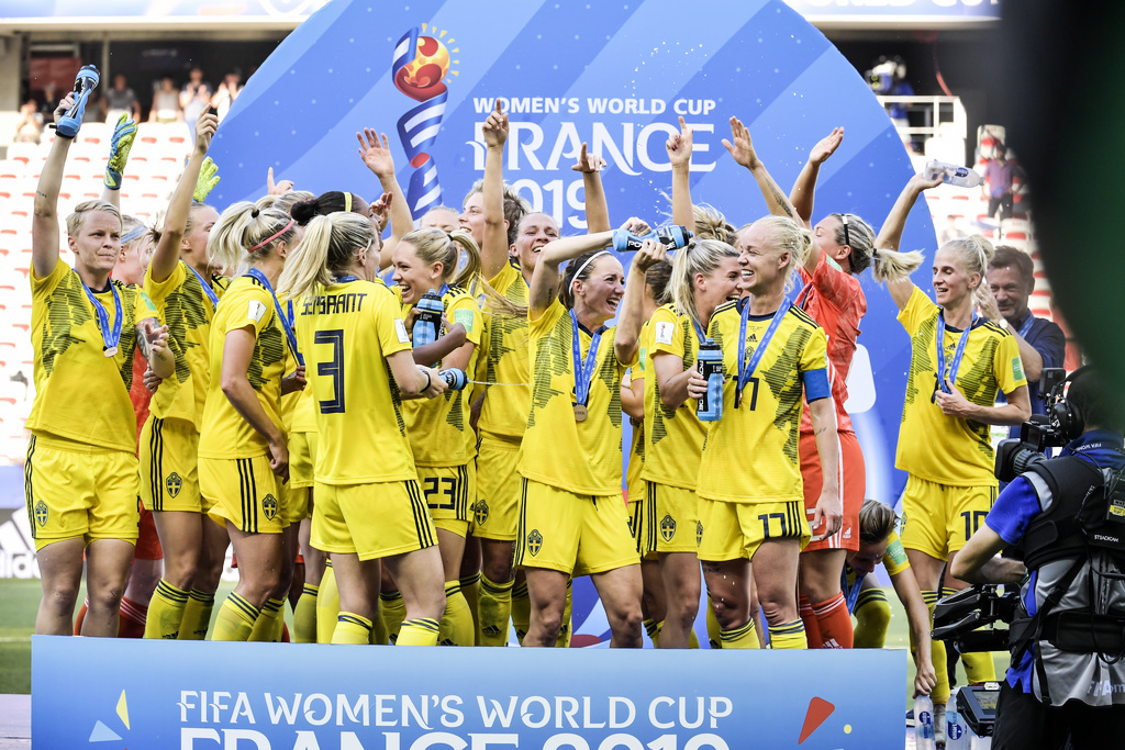 Politiskt stöd – fotbolls-VM närmare Sverige