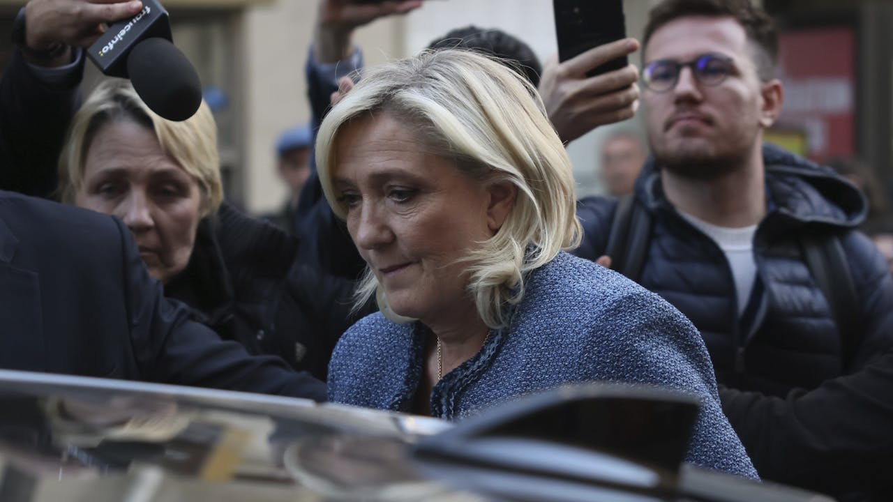 Mats Olofsson: Ingen står över lagen, inte heller Marine Le Pen