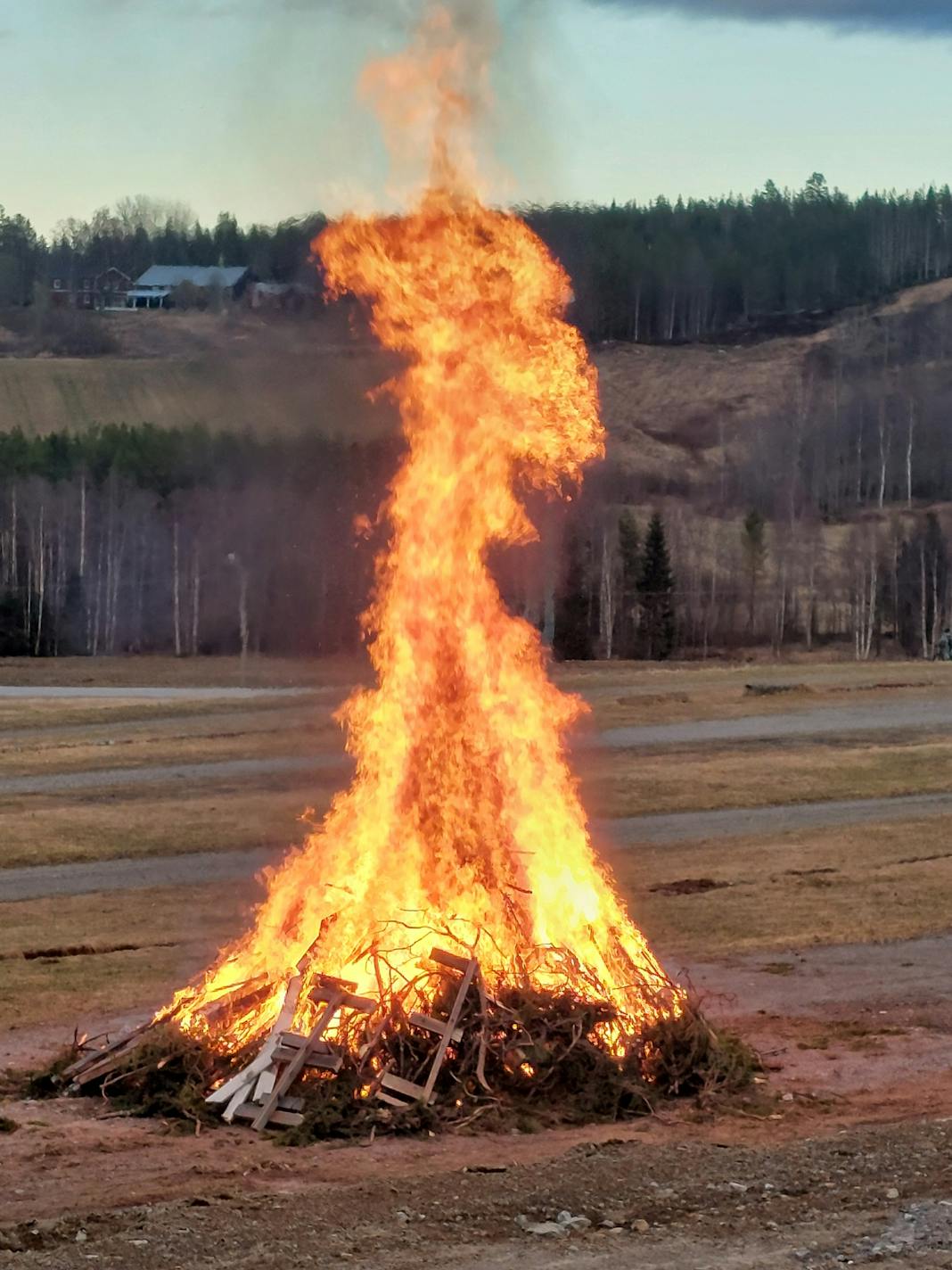 Se läsarnas bilder från valborgsfirandet
