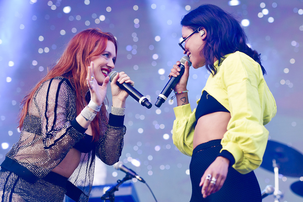Icona Pop gör låt med Afrojack och Yves V