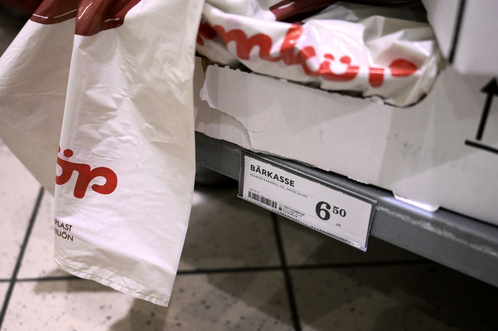 Professorer: Bra att skatten tas bort