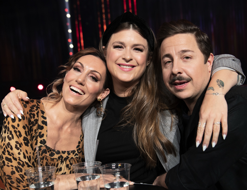 "Melodifestivalen är som när man gifter sig"