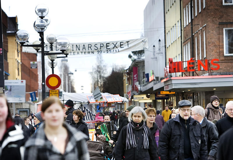 "Nej, Lindberg och Ågren, vi nöjer oss inte med vackra ord"