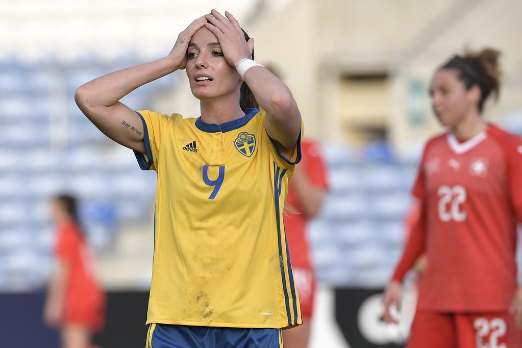 Sjuk Asllani avstod träning
