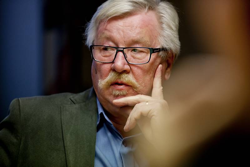Välkomnar sänkt skatt – men är kritisk till höjda taxor