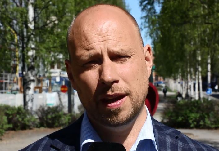 TV: Det här lovar Hans Lindberg