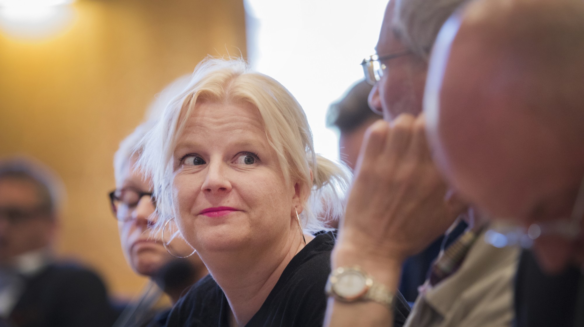 Ångrade stöd till rasistisk motion