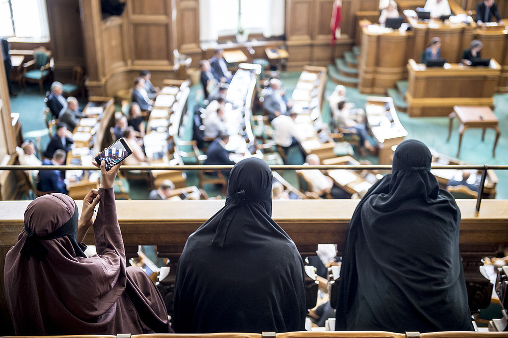 Danmark klubbade förbud mot burka