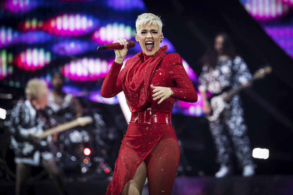 Katy Perry tillbaka i studion