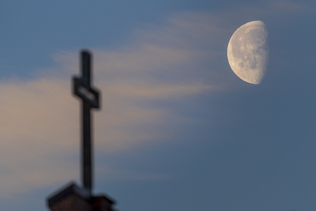 Kyrka håller stängt efter hot