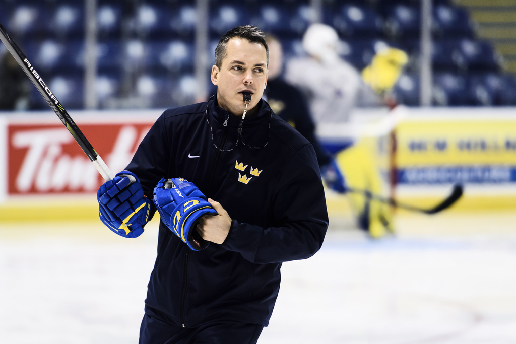 Monténs mål: "Vara med och bråka"