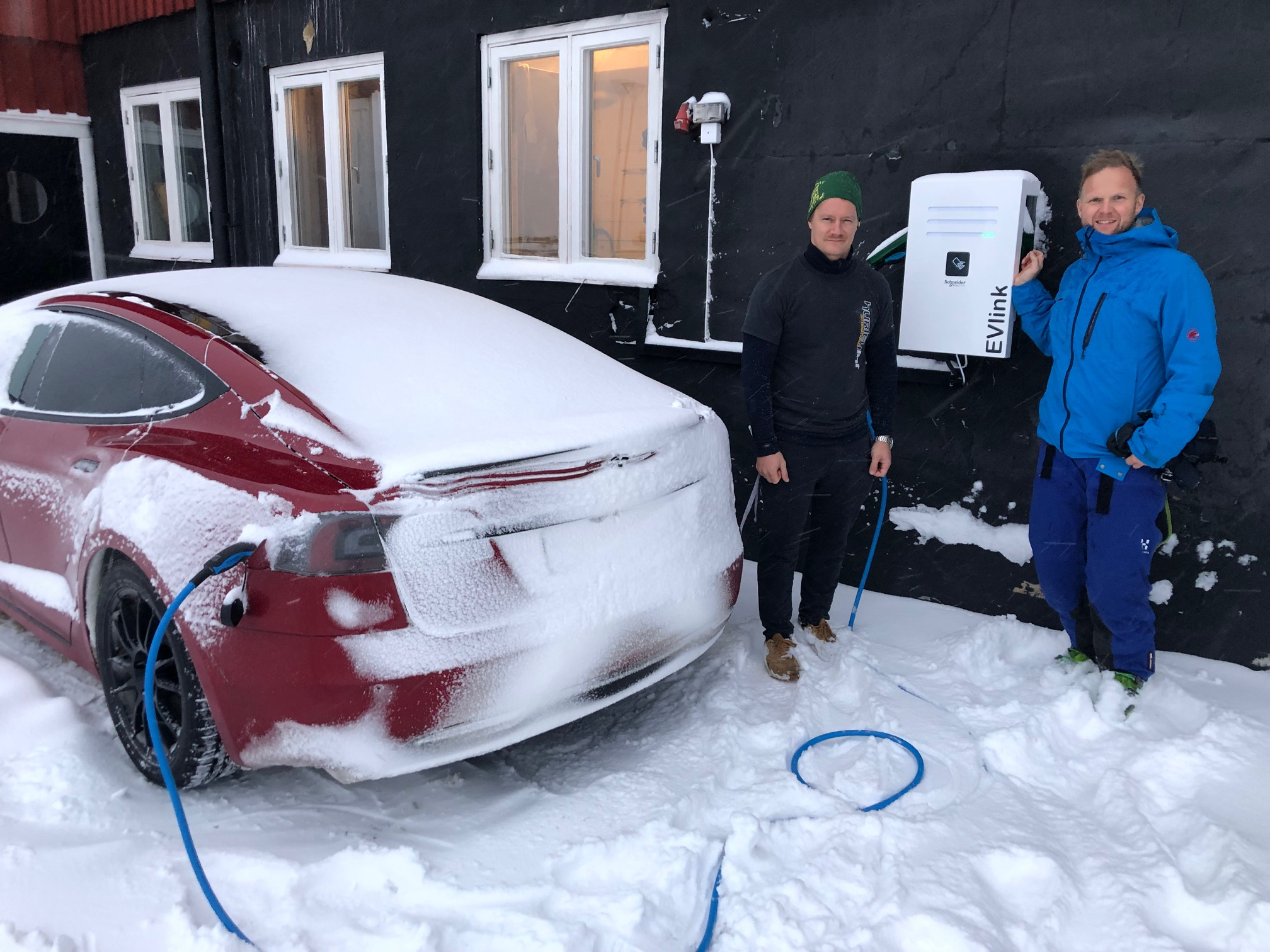 Fjällhotell satsar på elbilsladdare