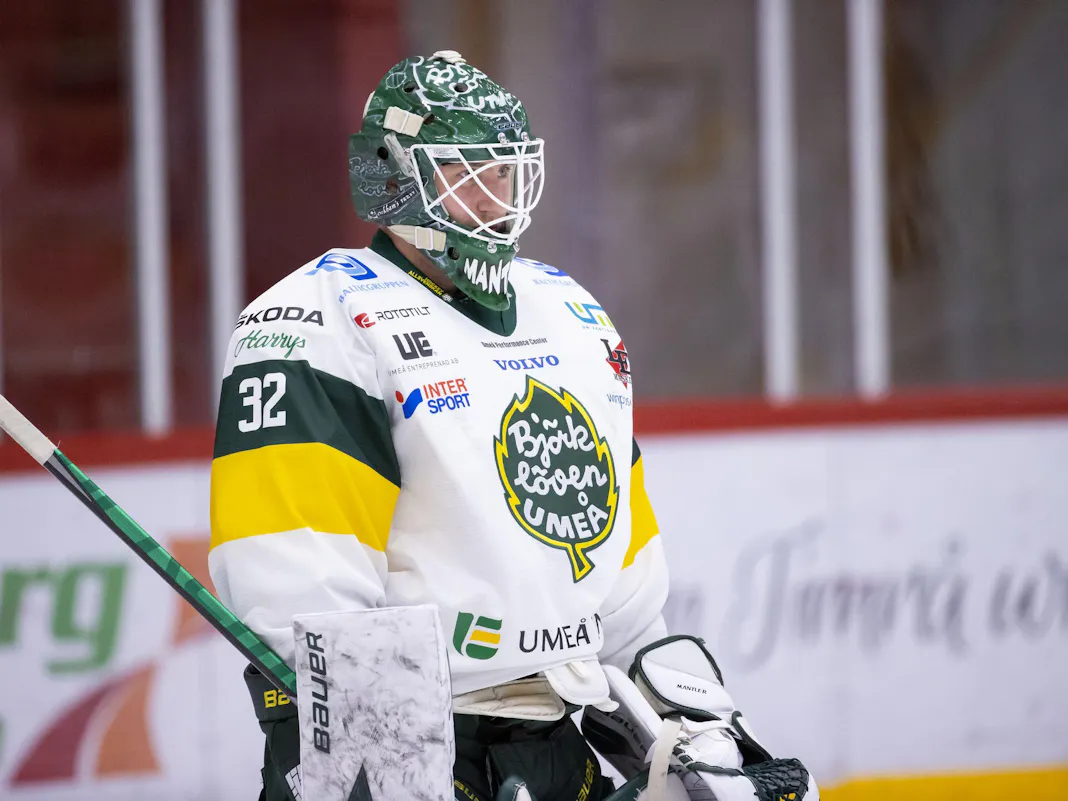 Två ex-löv lämnar sina klubbar